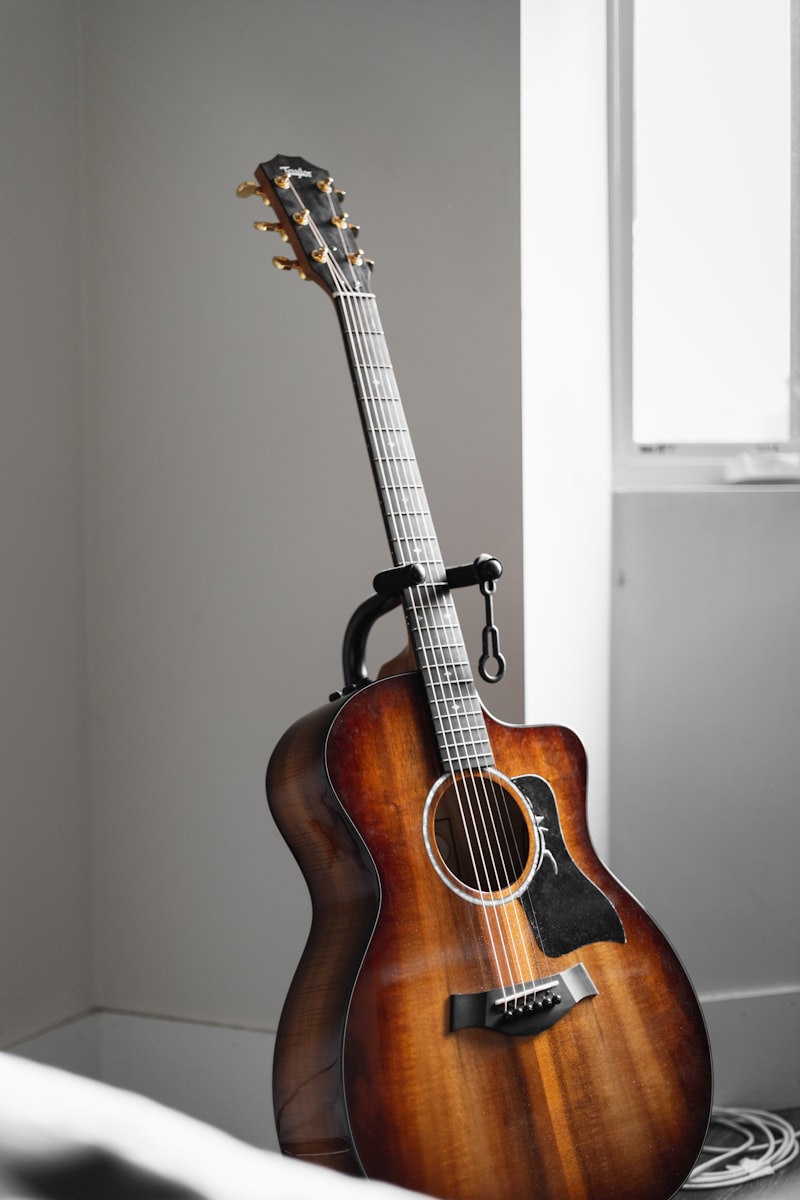Guitar Price Guide - Premium Guitar Price Analytics & Market Intelligence